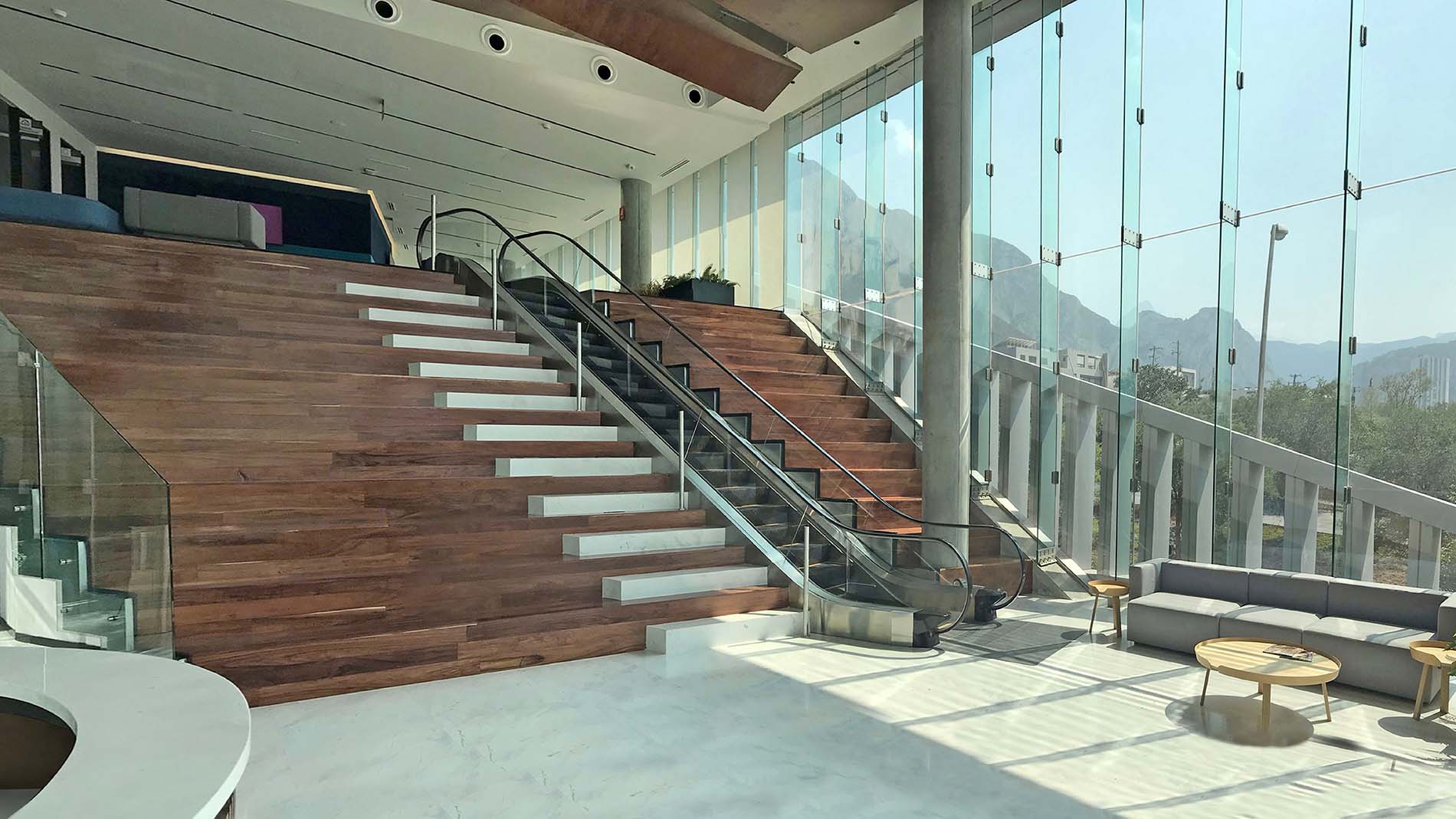 Un edificio horizontal a cambio de una torre - Arquine